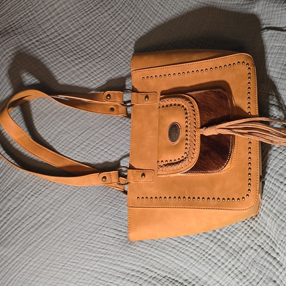Trinity Ranch | Bags | Trinity Ranch Tan Shoulder Bag With Tassel And ...